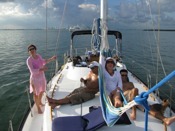 Weekend on a sailboat in South Beach | Miami Sailing - Private Sailboat ...